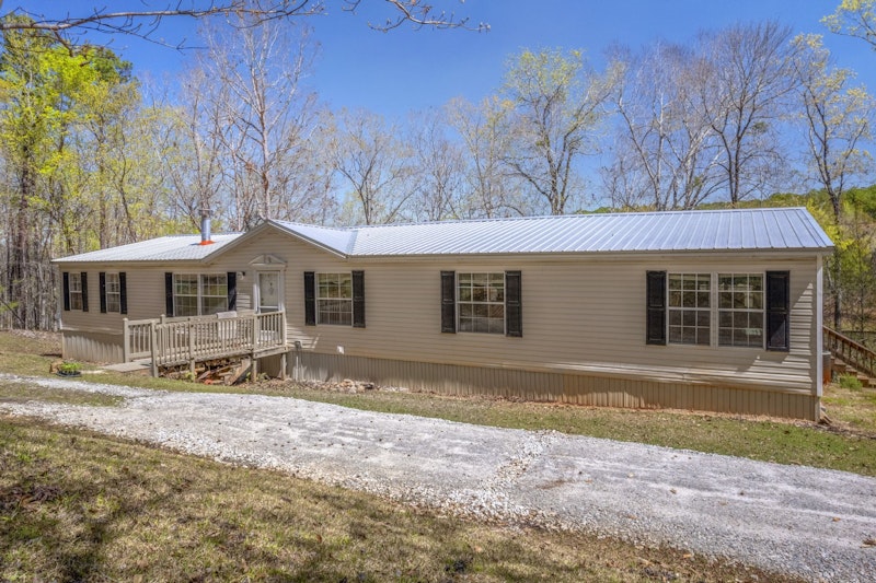 Deep Water, Privacy & Endless Potential! Low cost per sq ft- Ready to ...