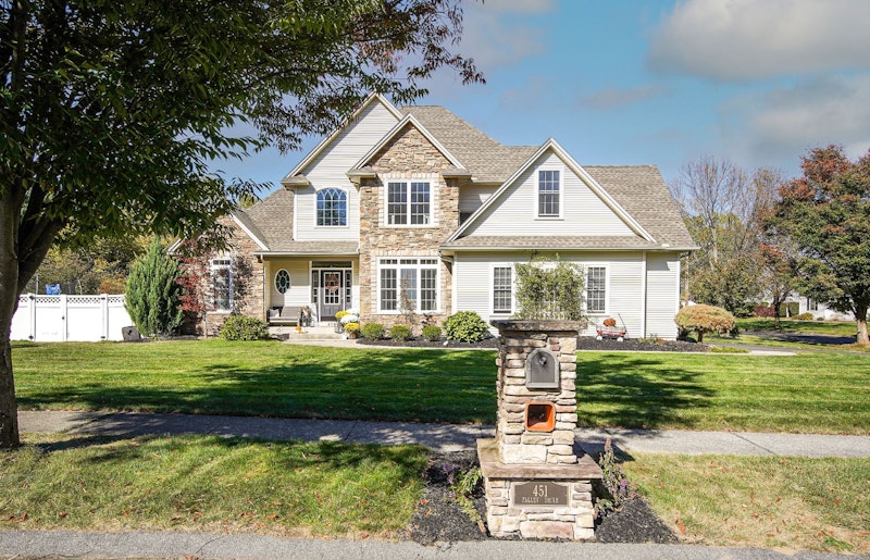 PRISTINE 4-Bedroom, 2 Full & 2 Half Bath Colonial - 451 Falley dr ...